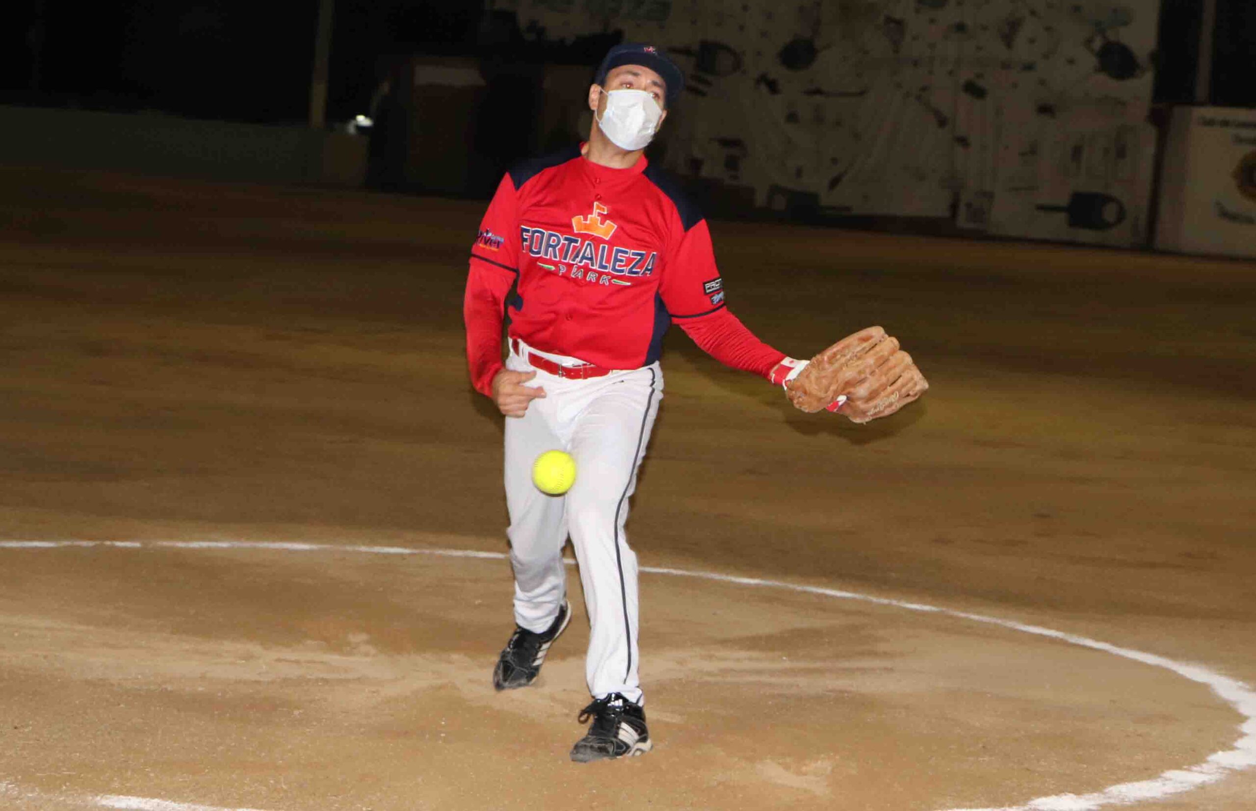 Gran pitcheo de Jesús Medina lleva al triunfo a Fortaleza Park ...